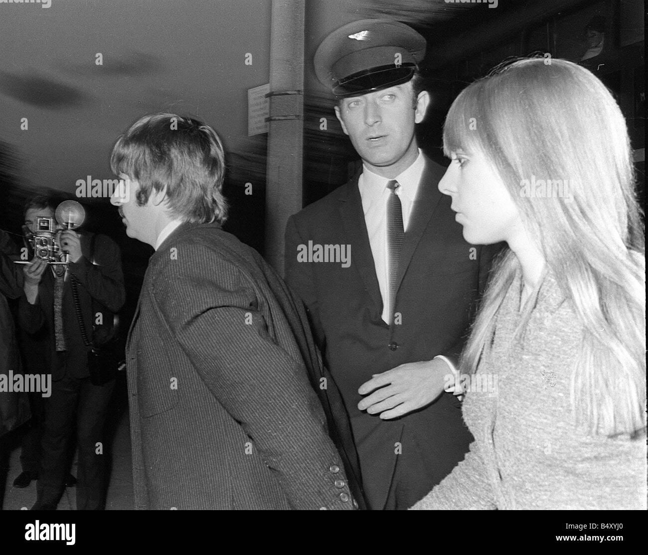 Ringo starr and his wife maureen Black and White Stock Photos & Images ...