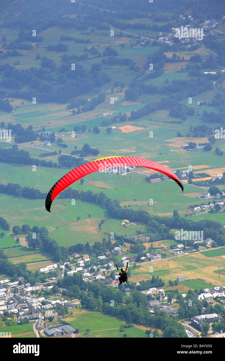 People paragliding, rear view Stock Photo - Alamy