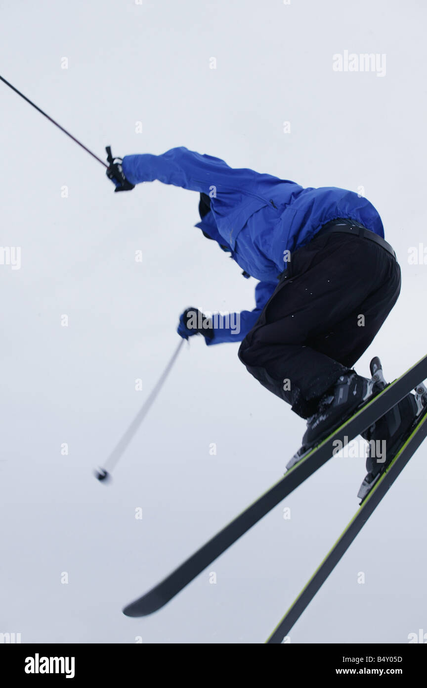 Side view unrecognizable skier hi-res stock photography and images - Alamy
