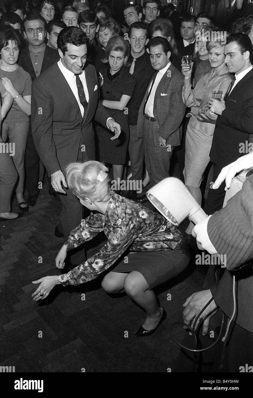 Frankie Vaughan singer Entertainer dancing The Twist Jan 1962 Frankie ...