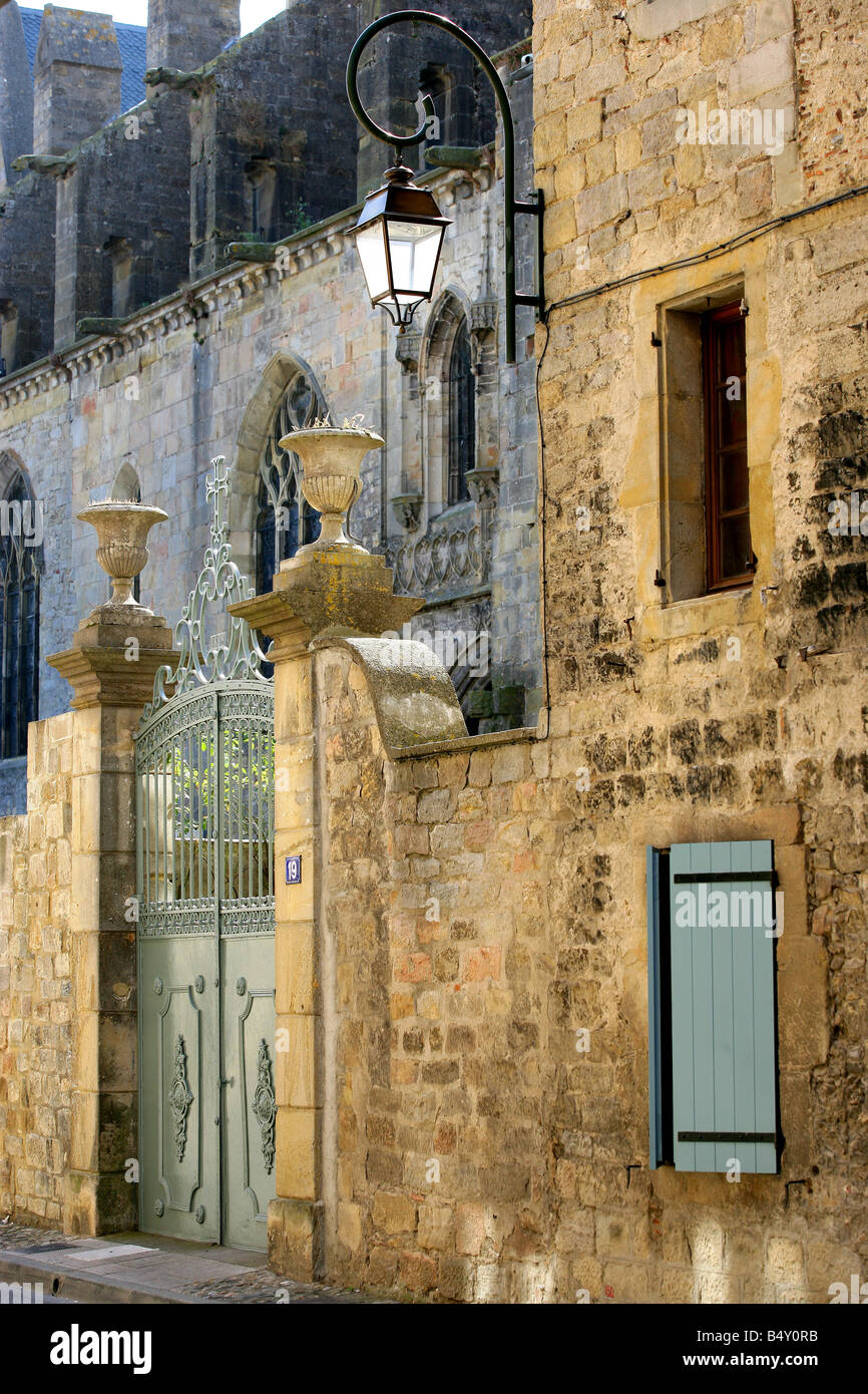 Closed gate of a building Stock Photo - Alamy