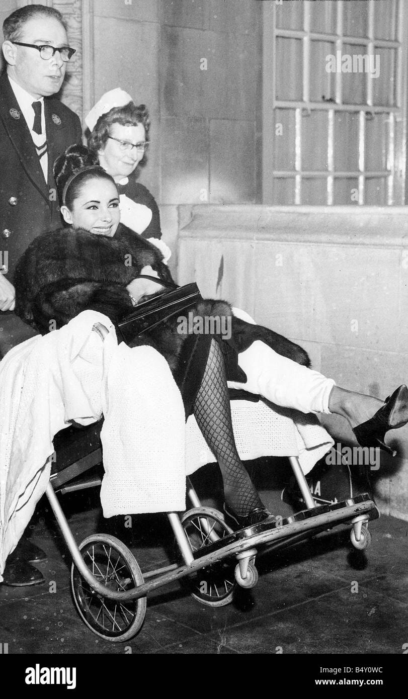 Elizabeth Taylor Jan 1963 leaves a London Clinic with her Knee in a ...