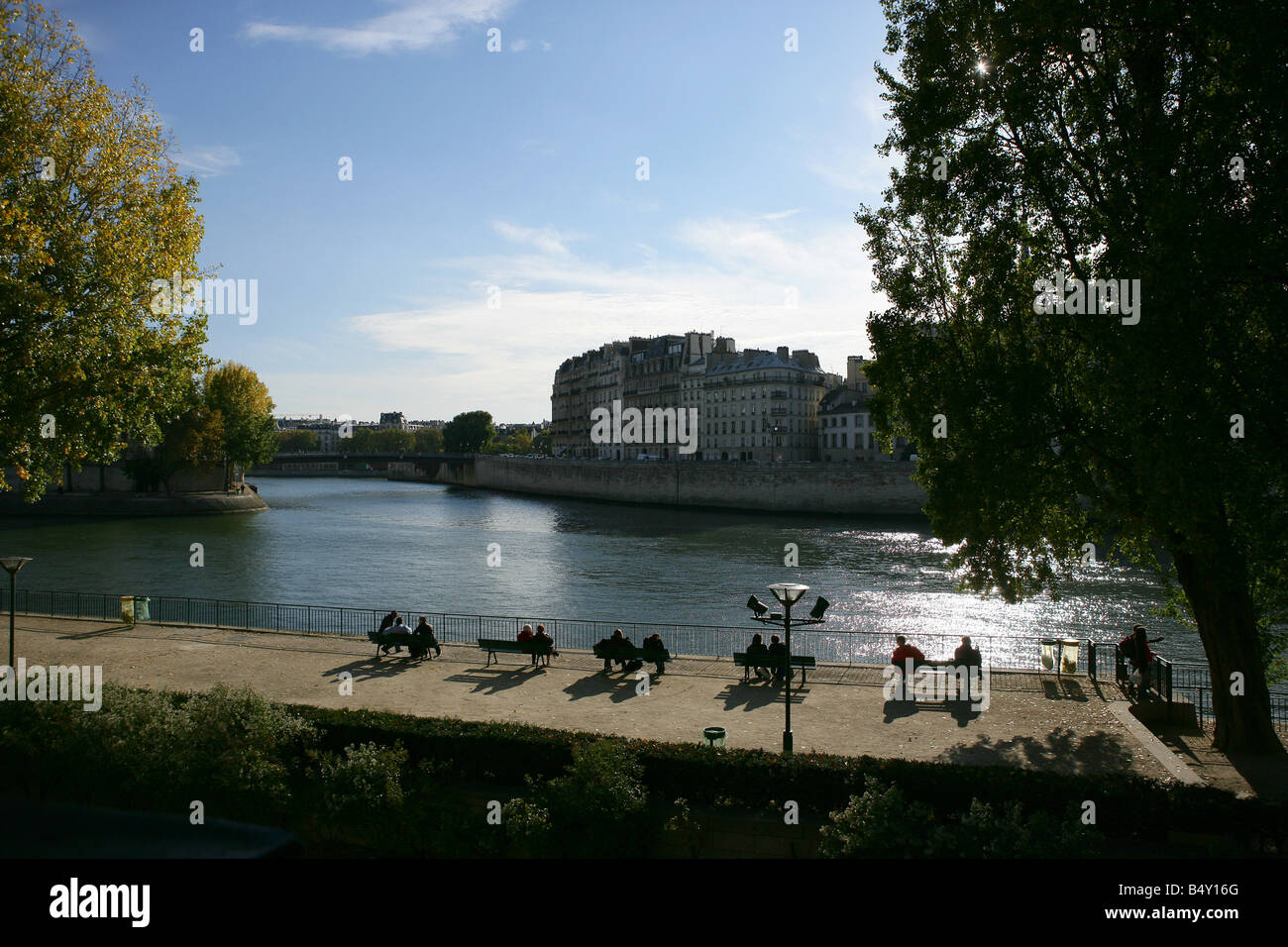 Seine riverbanks - St-Louis island Stock Photo - Alamy