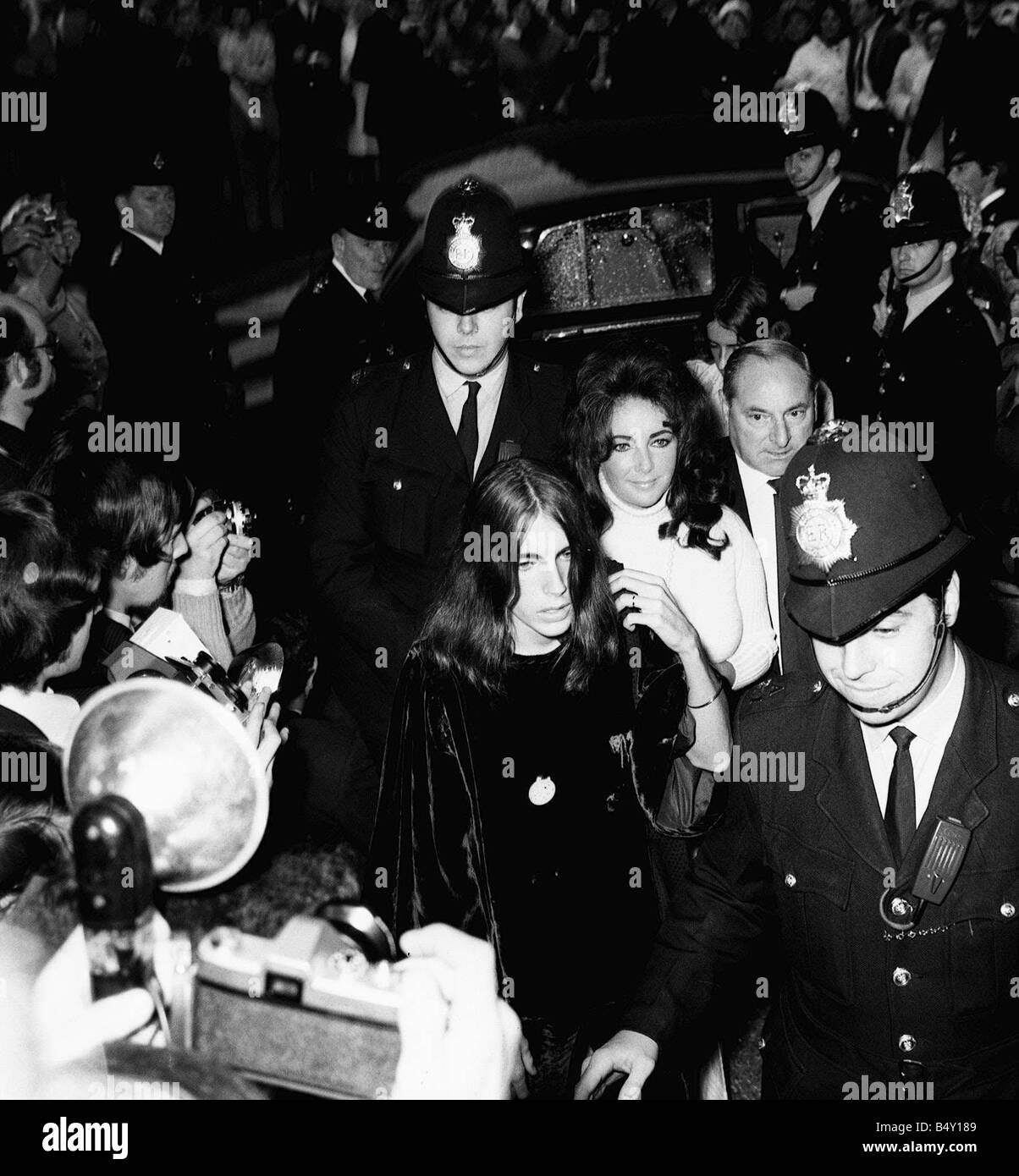 Elizabeth Taylor Oct 1970 and Richard Burton attens Liz s son Michael ...