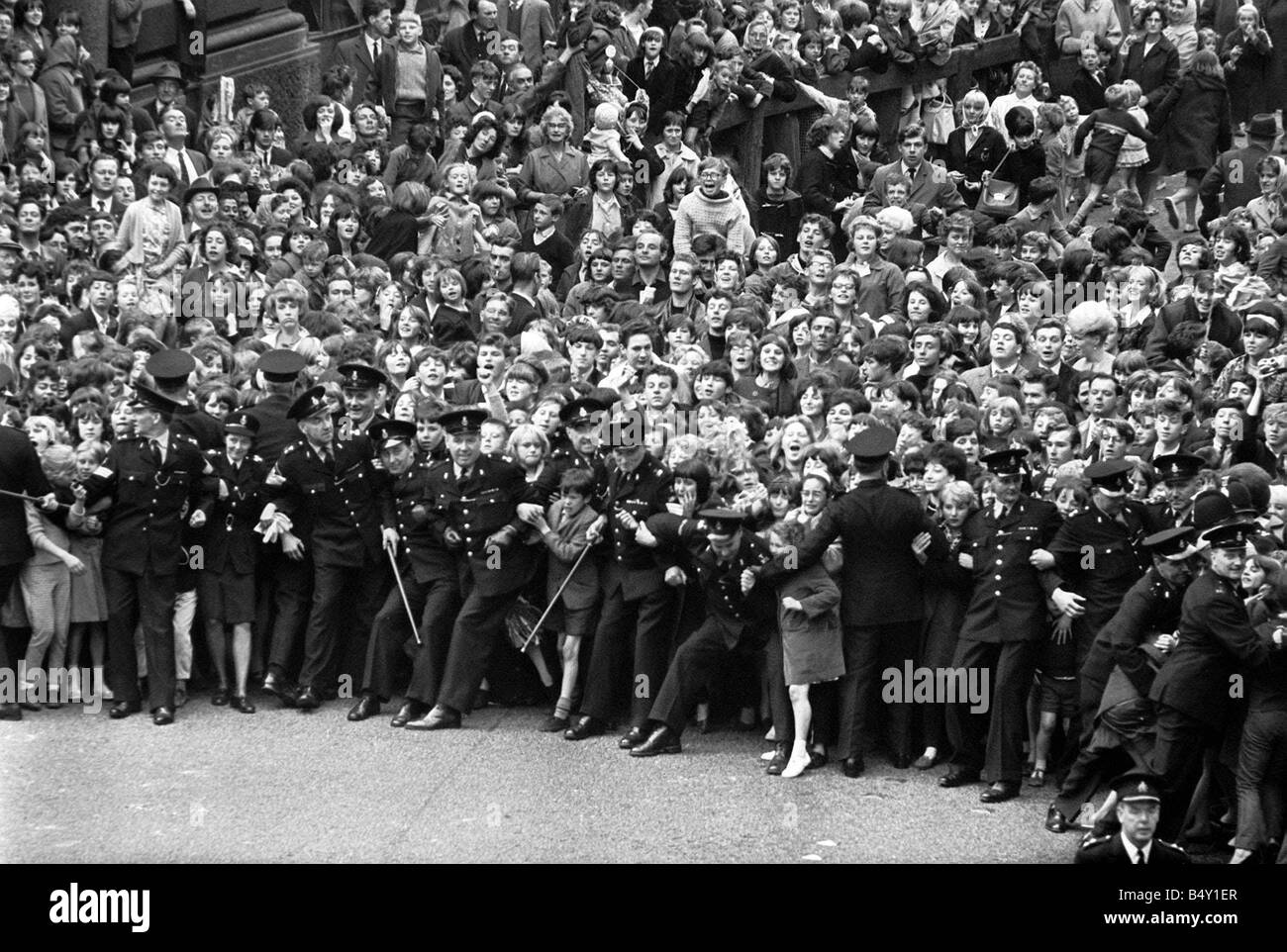Pop Group The Beatles July 1964 John Lennon Paul McCartney Ringo Starr ...
