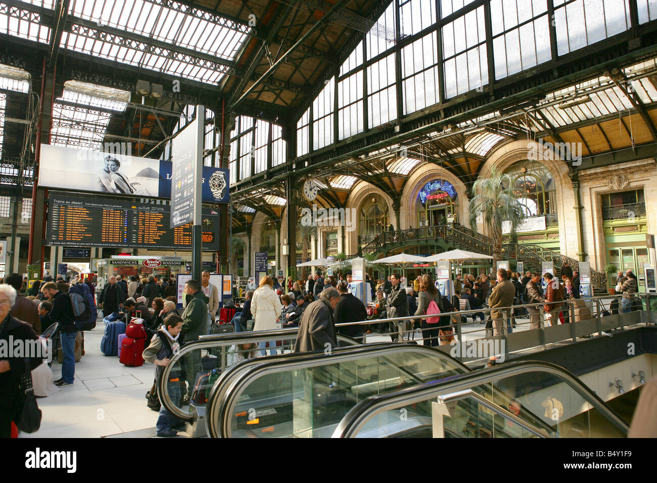 Lyon train station Stock Photo - Alamy