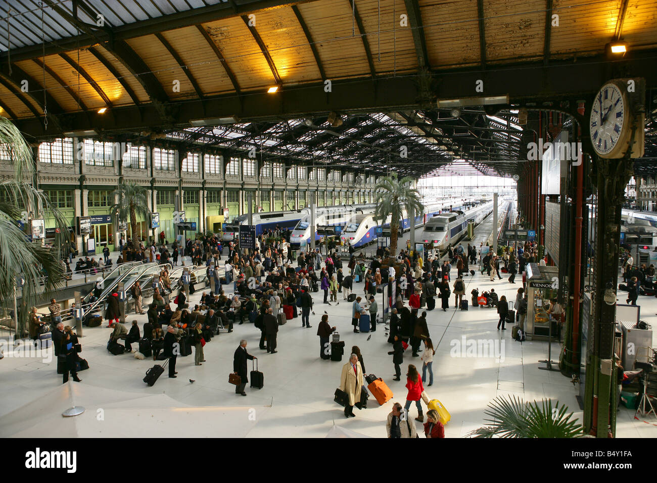 Lyon train station Stock Photo - Alamy