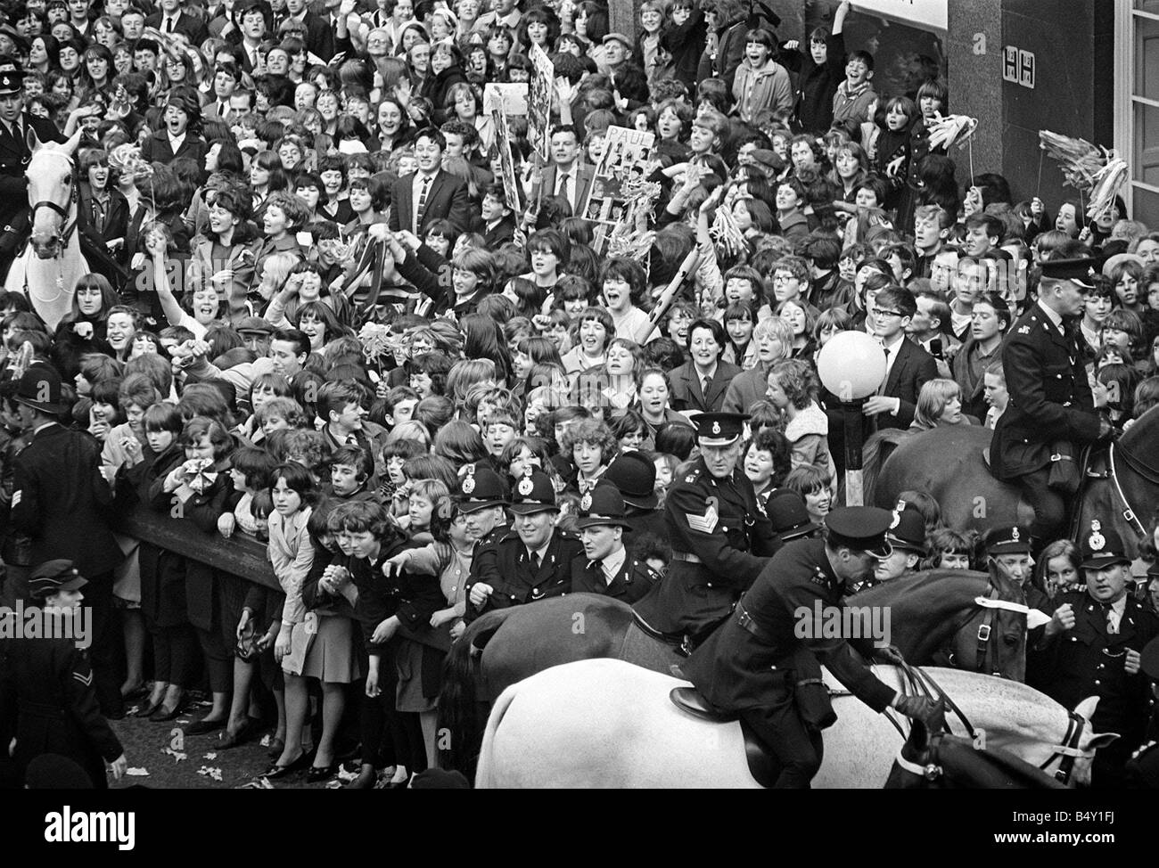 Pop Group The Beatles July 1964 John Lennon Paul McCartney Ringo Starr ...