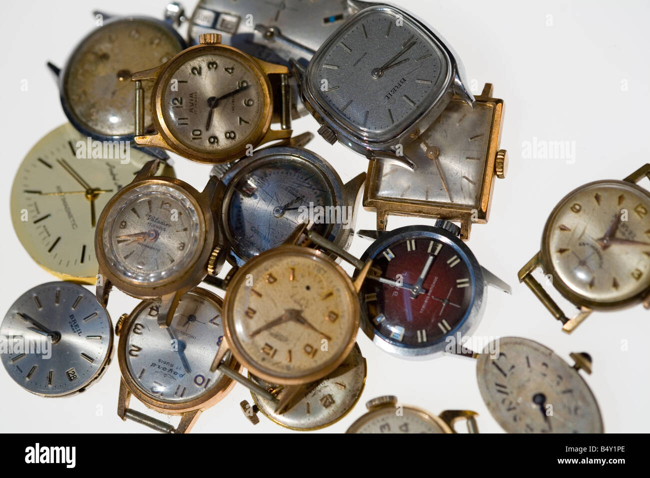 Large clock faces hi-res stock photography and images - Alamy