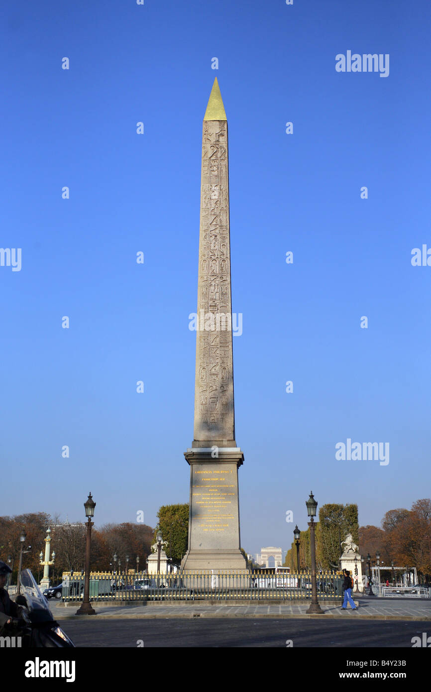 Obelisk of the Concorde Place Stock Photo - Alamy