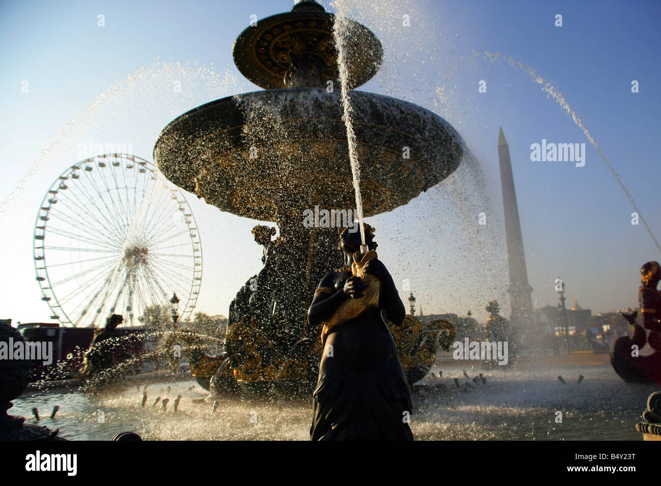 Fountain of the Concorde Place Stock Photo - Alamy