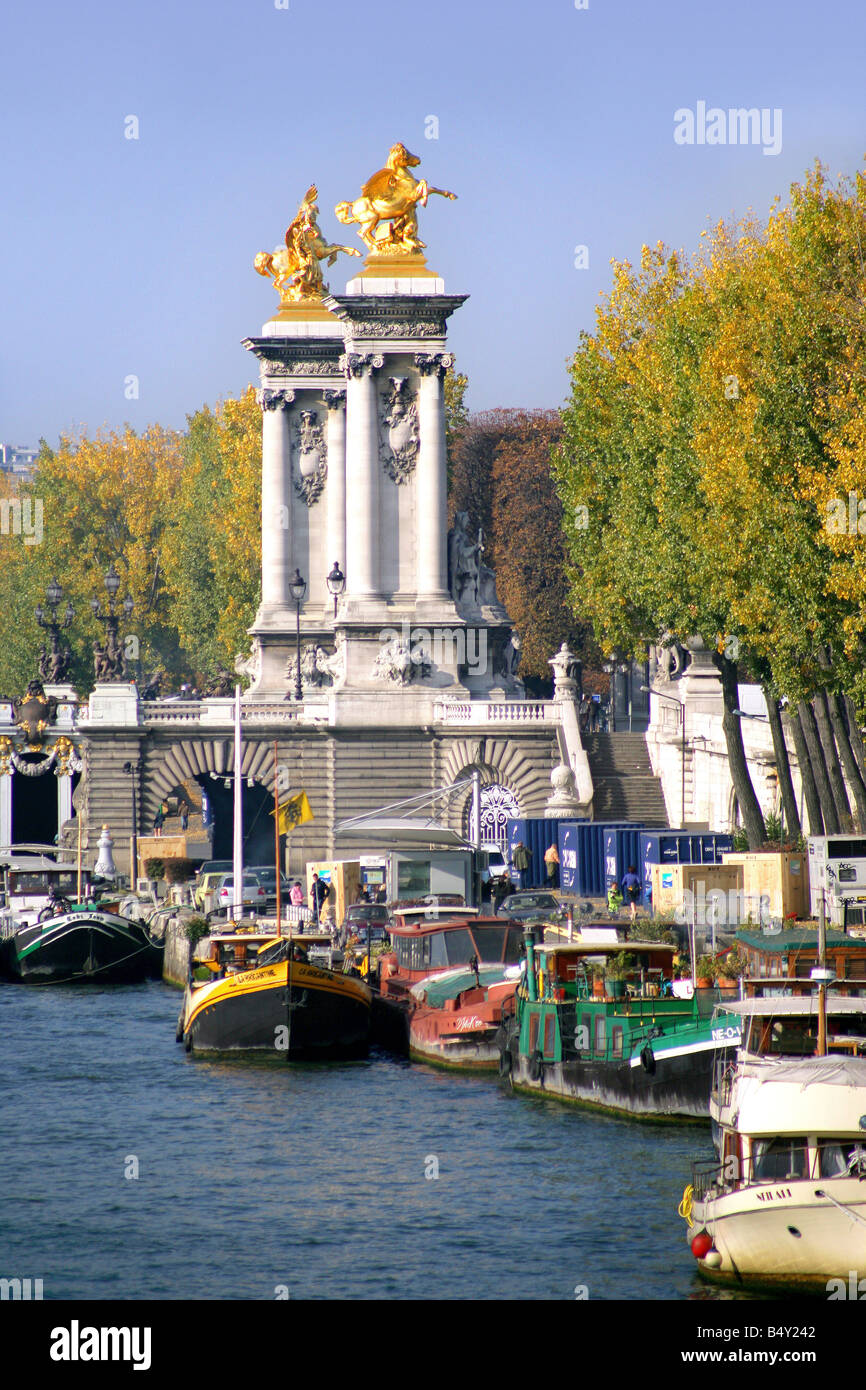 Bridge Alexander III Stock Photo - Alamy