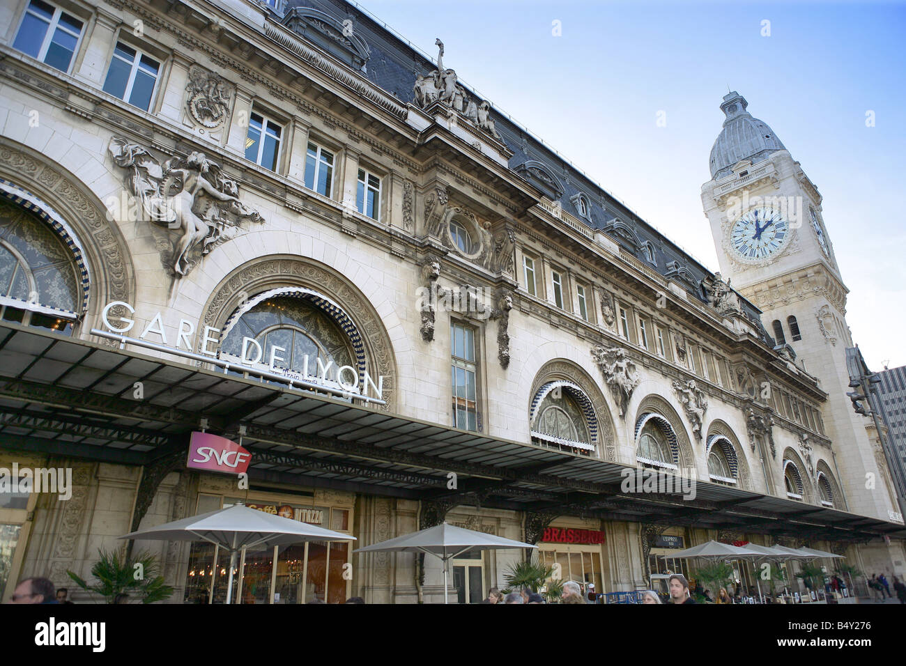 Lyon train station Stock Photo - Alamy