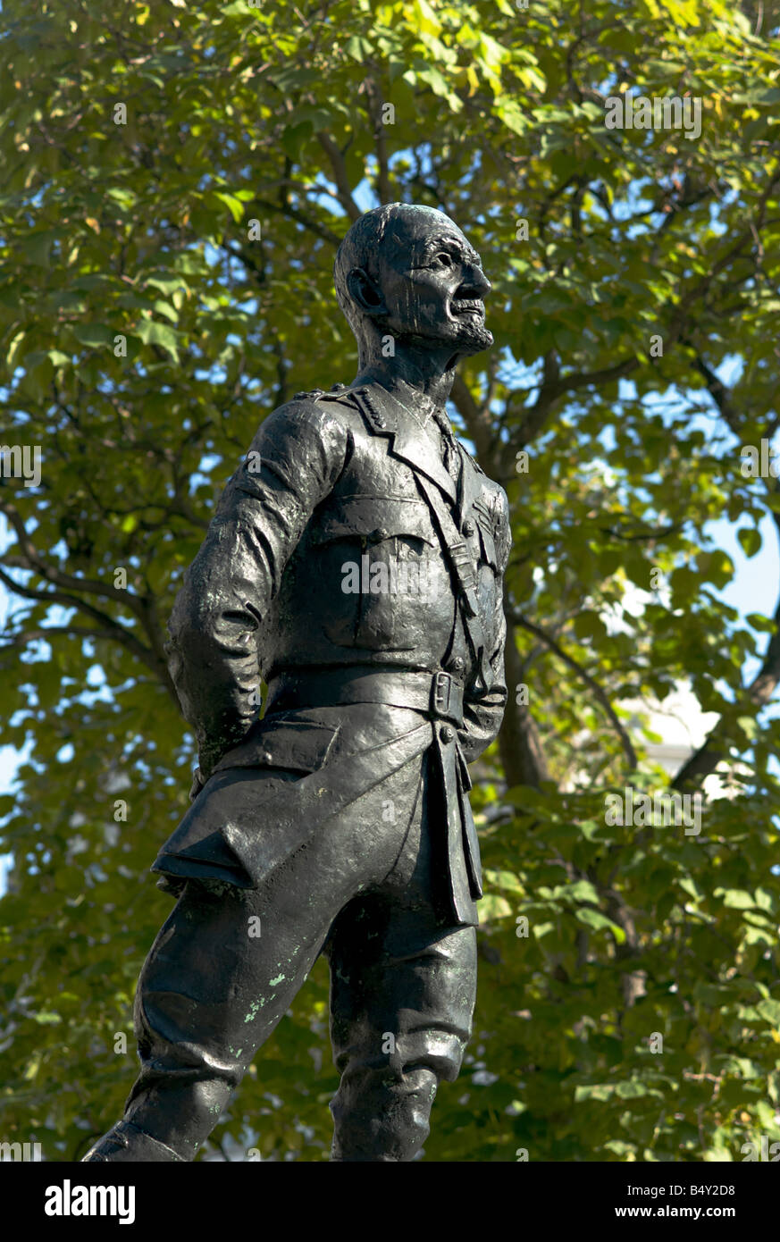 Jacob epstein statue hi-res stock photography and images - Alamy