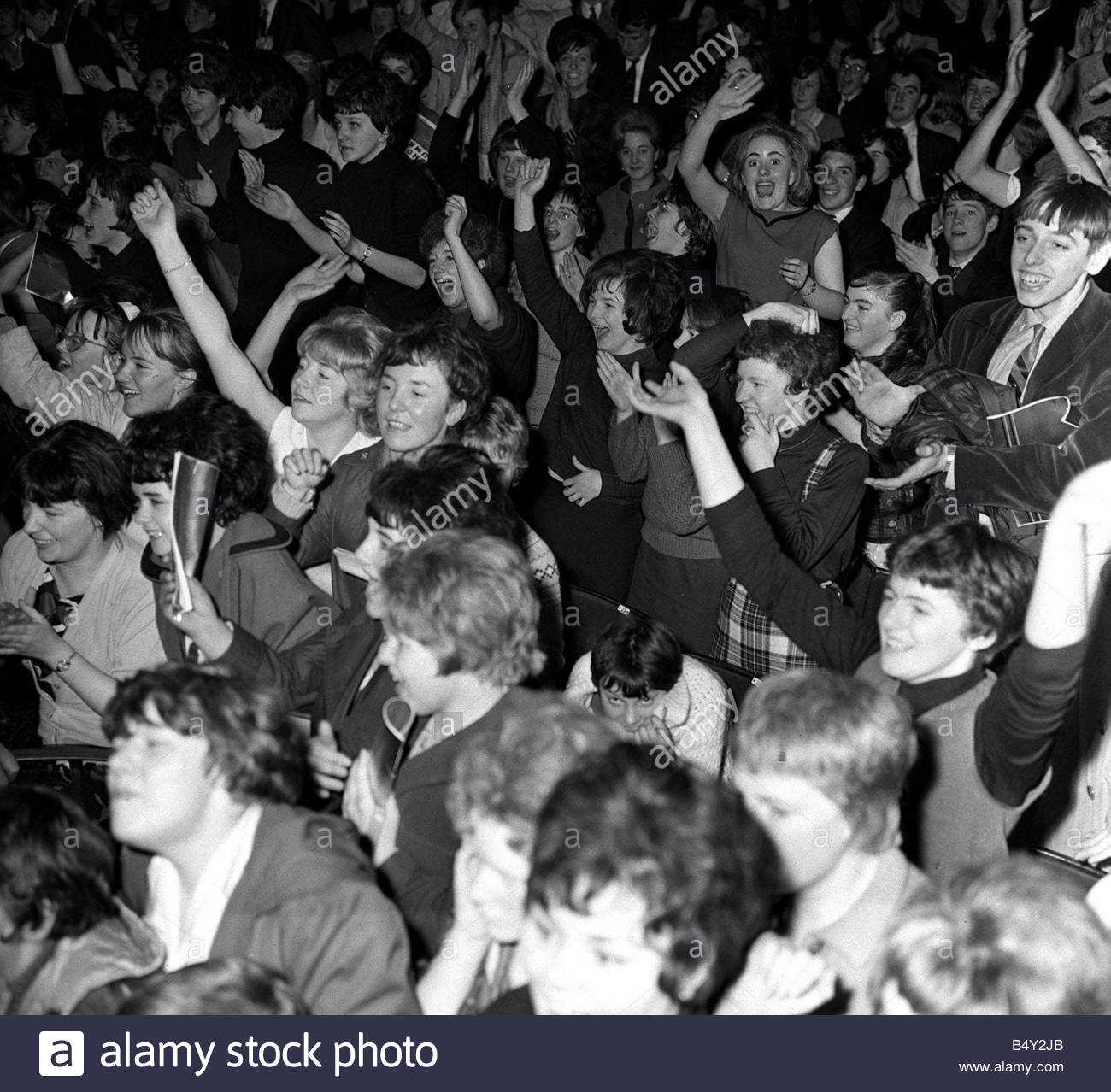 Music Beatles Fans 1963 High Resolution Stock Photography and Images ...