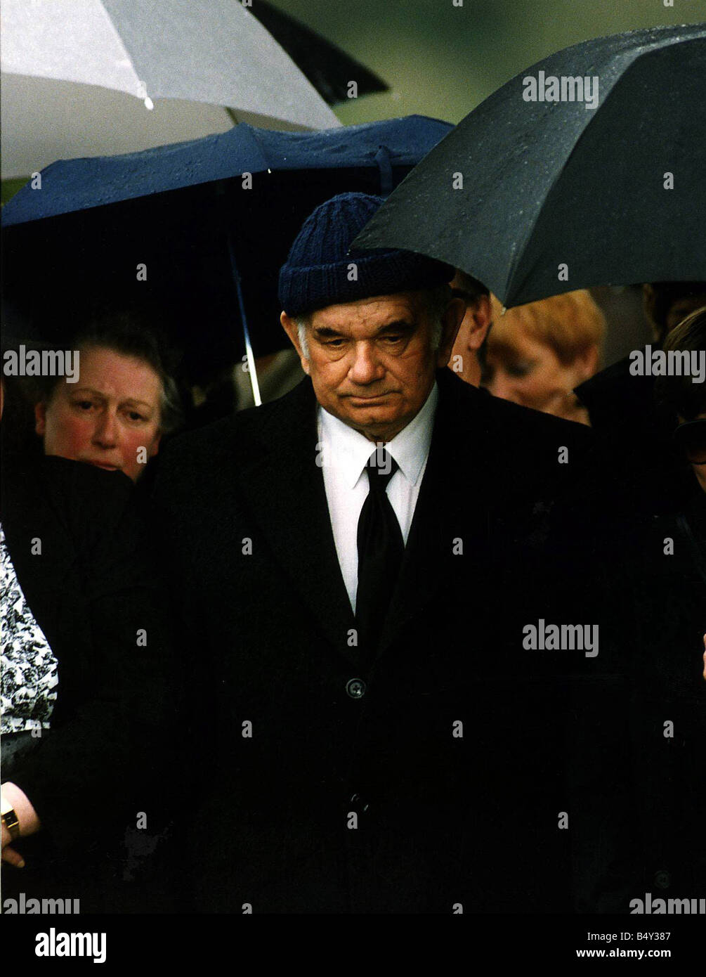 Christopher Hill at the funeral of Comedian Benny Hill Stock Photo - Alamy