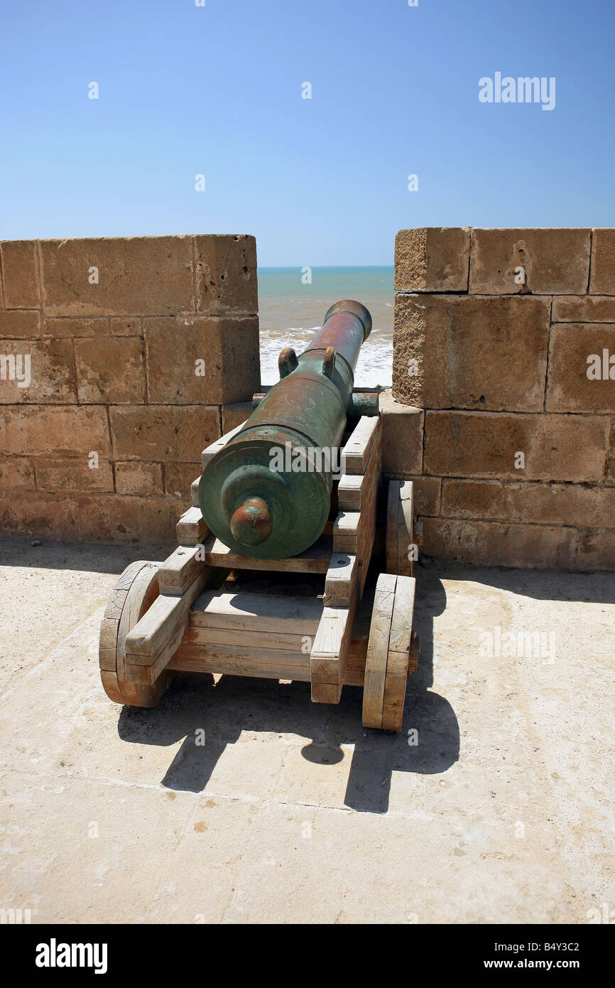 Cannon in front of the sea Stock Photo - Alamy