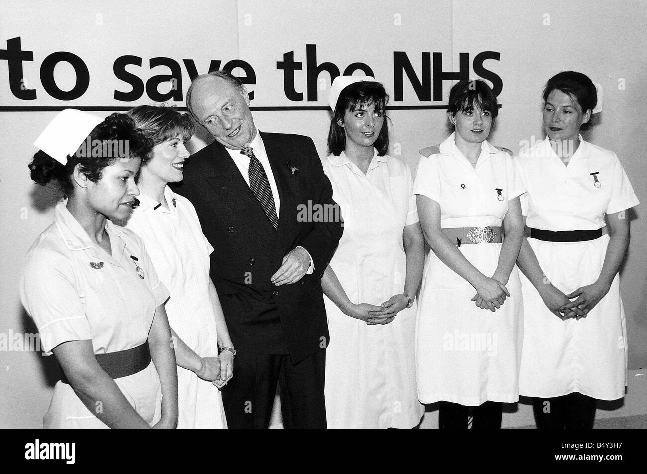 Neil Kinnock MP Former Labour Party Leader with nurses at North ...