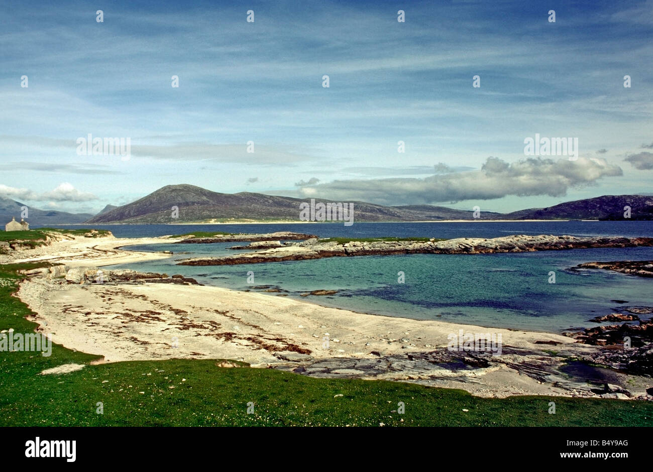 Taransay isle sandy beach seascape hi-res stock photography and images ...