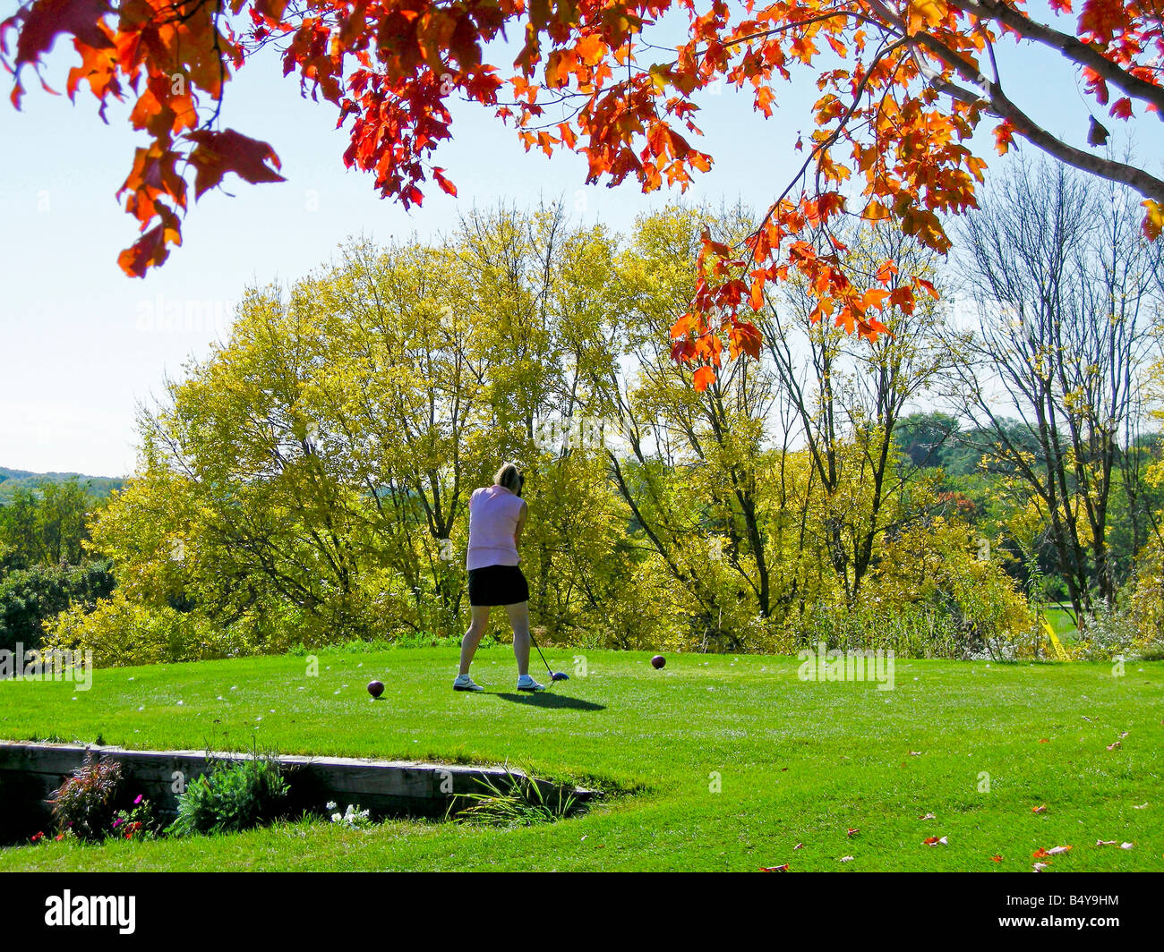 Woman golf autumn hi-res stock photography and images - Alamy