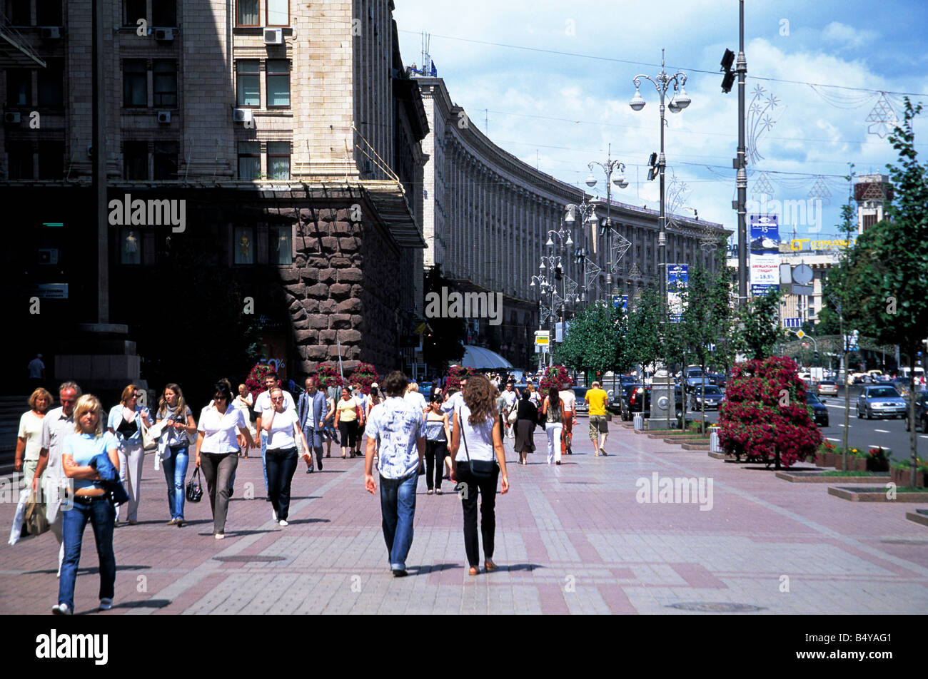 People walking in Khreschatyk Street in central Kiev, Ukraine Stock ...