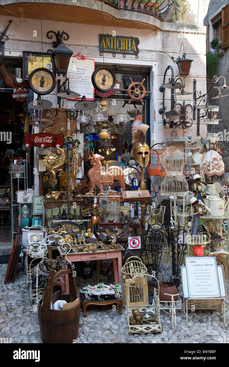 Memorabilia shop hi-res stock photography and images - Alamy