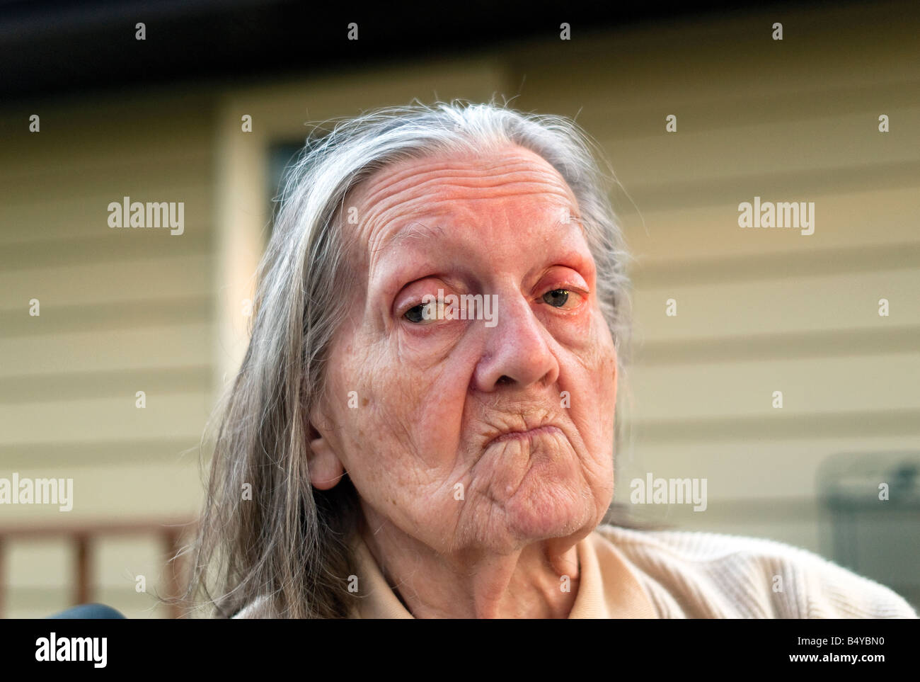 An elderly women with a really expressive face Stock Photo - Alamy