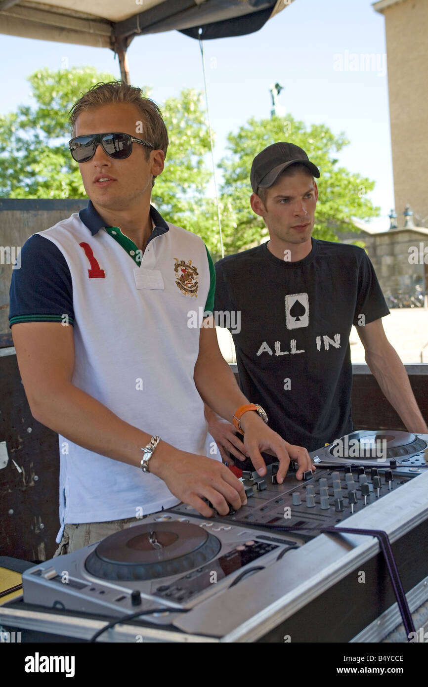 Event technicians hi-res stock photography and images - Alamy