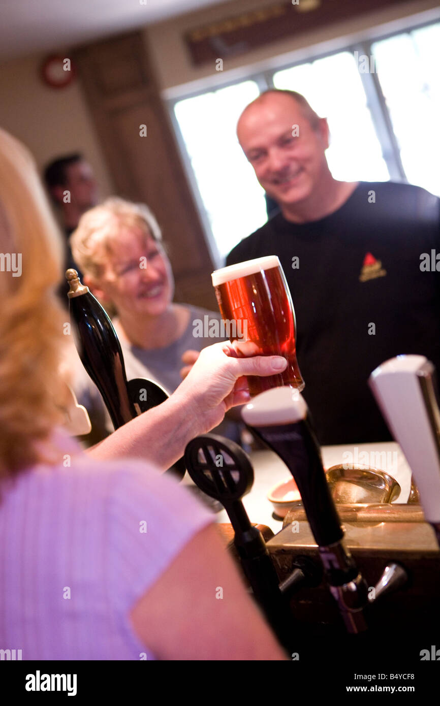 Bar lady hi-res stock photography and images - Alamy