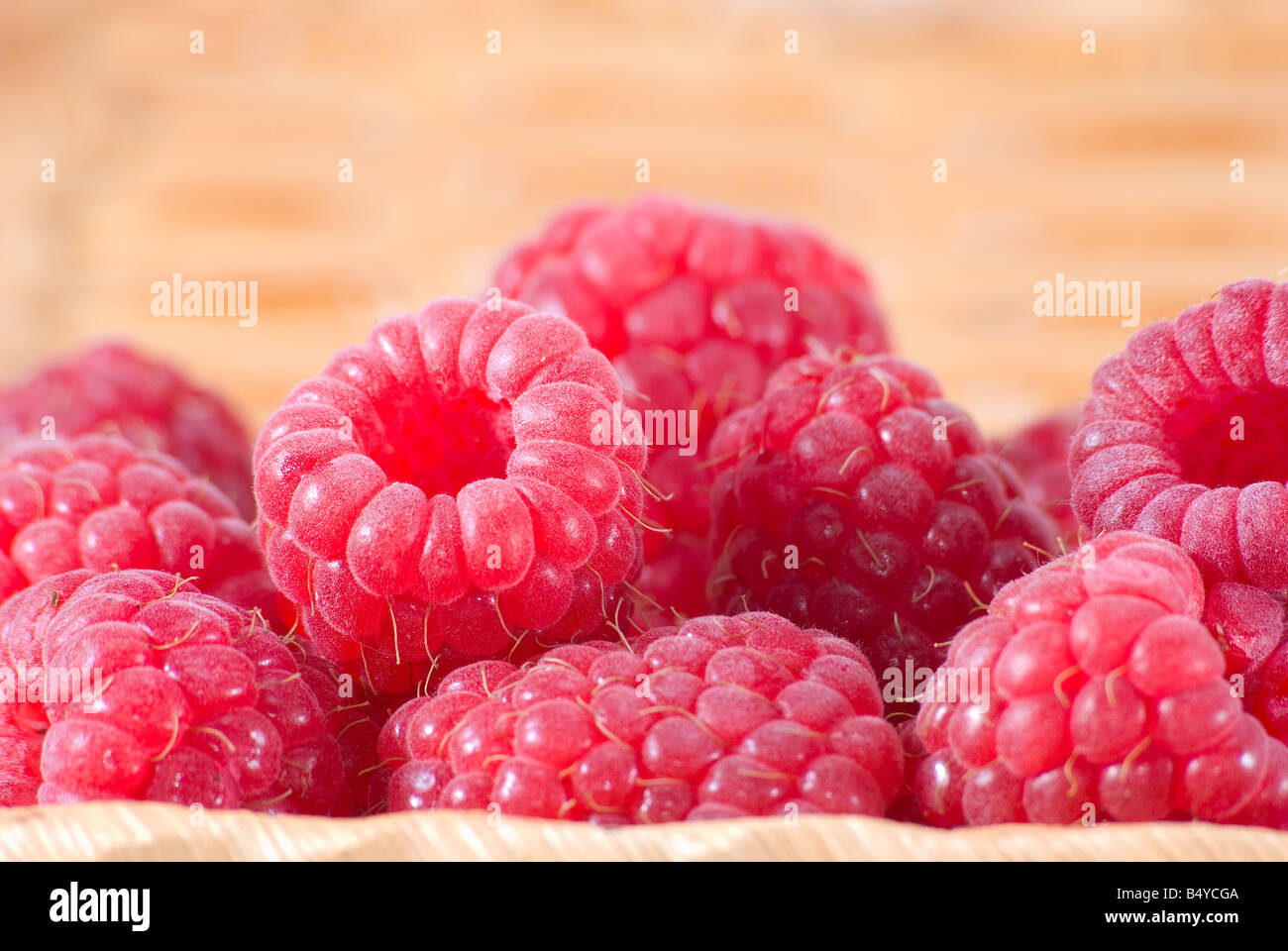 Raspberry raspberry raspberry raspberry basket hi-res stock photography ...