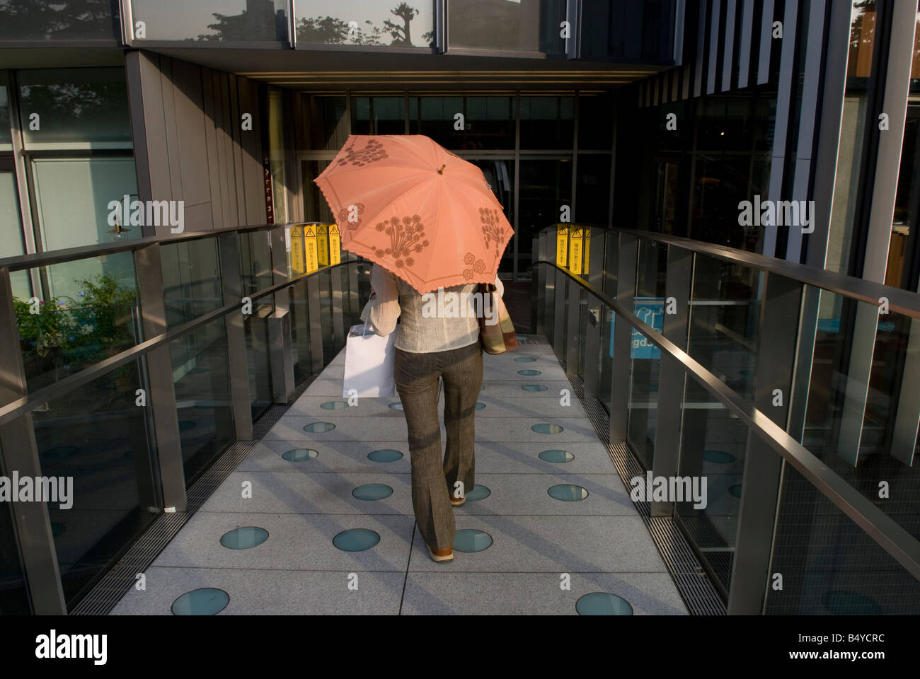 Umbrella sun tokyo hi-res stock photography and images - Alamy