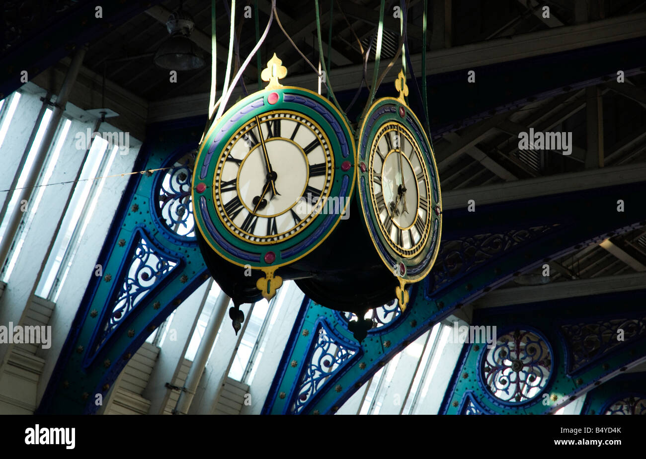 Multi faced clocks hi-res stock photography and images - Alamy