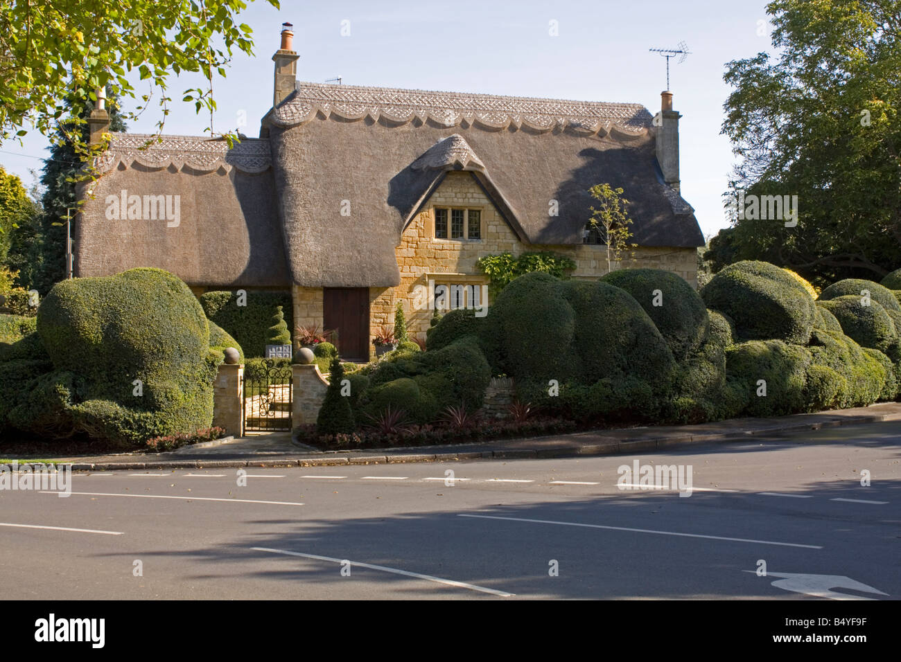 Cotswold cottage hi-res stock photography and images - Alamy