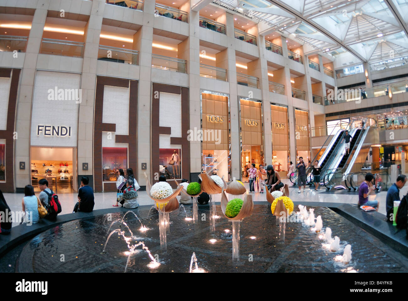 Landmark shopping mall hi-res stock photography and images - Alamy