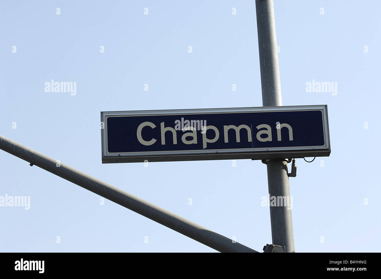 Chapman avenue street sign hi-res stock photography and images - Alamy