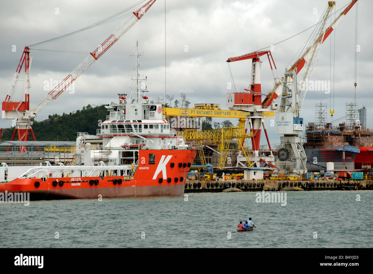 shipyards batam riau indonesia Stock Photo - Alamy