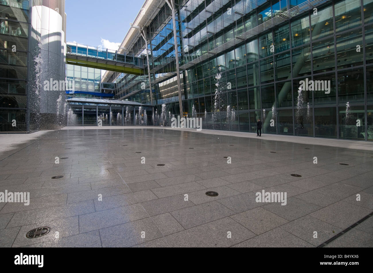 Heathrow airport terminal 5 hi-res stock photography and images - Alamy