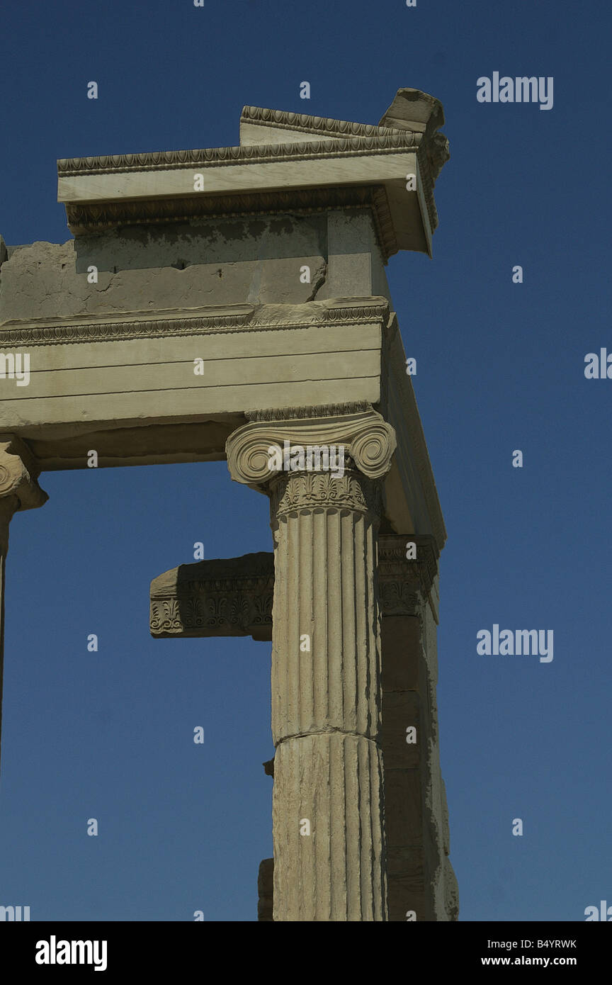 Capital of the column hi-res stock photography and images - Alamy
