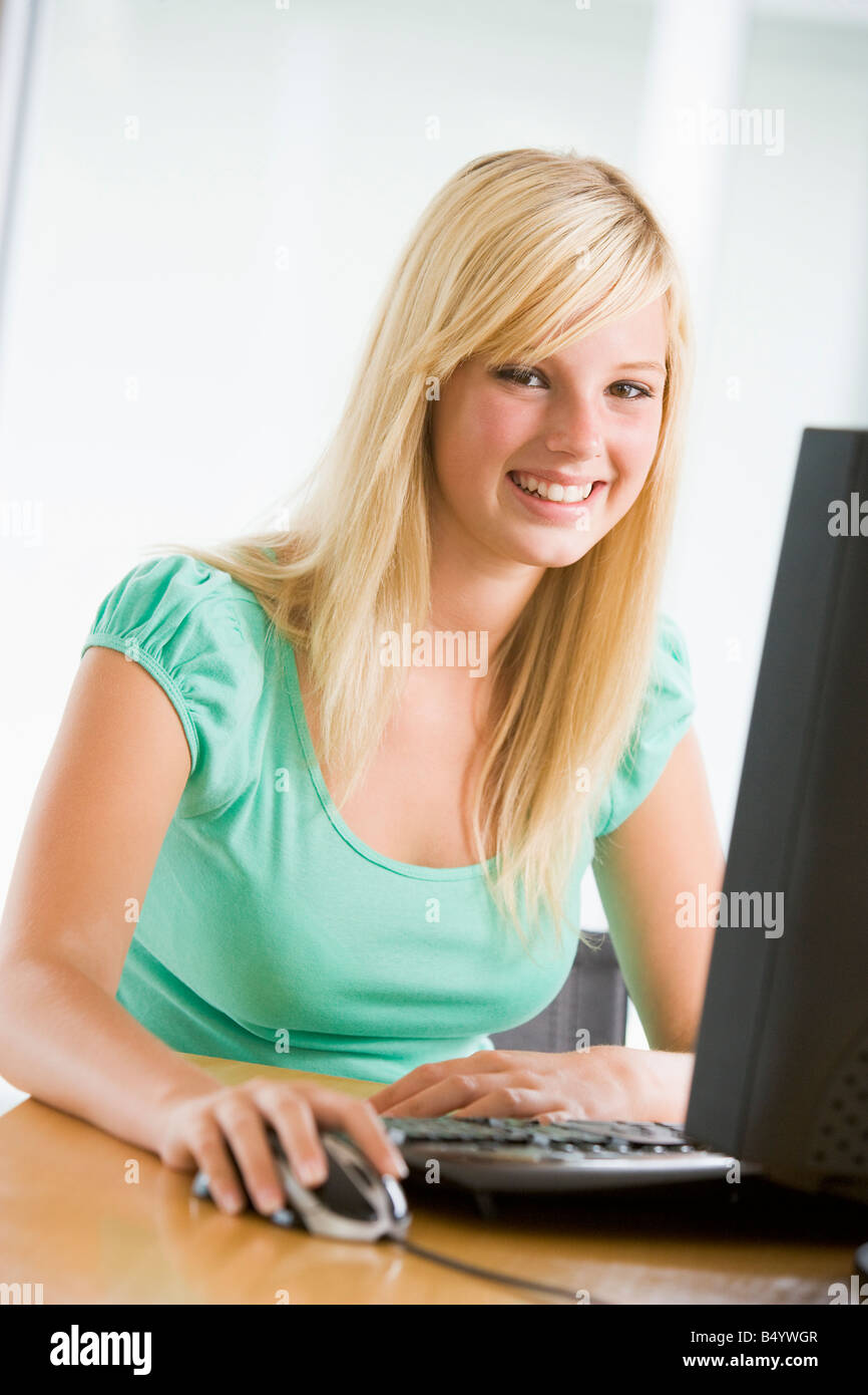 Teenage Girl Using Desktop Computer Stock Photo - Alamy Teenage Girl Using Desktop Computer Stock Photo - Alamy