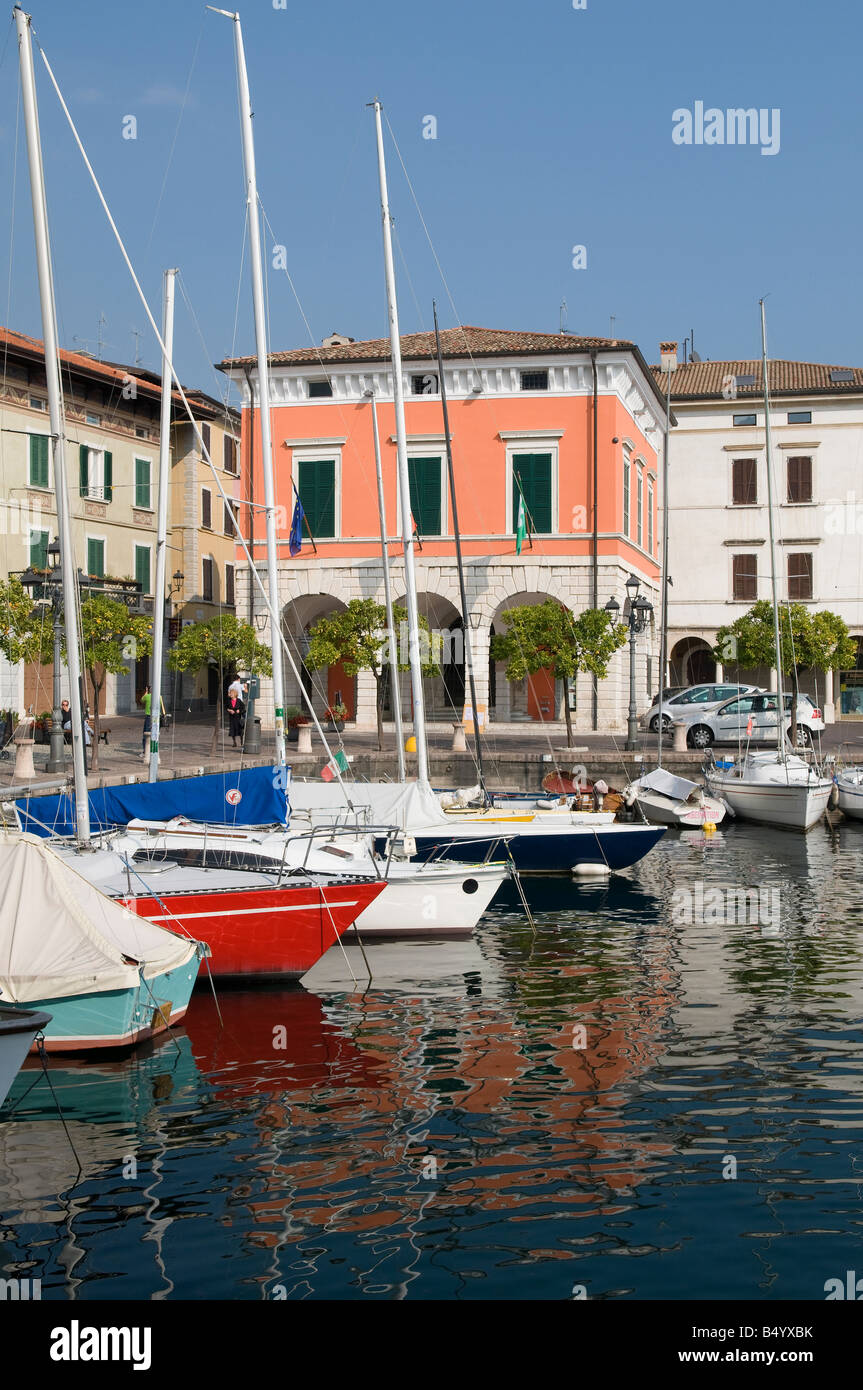 Gargnano hi-res stock photography and images - Alamy