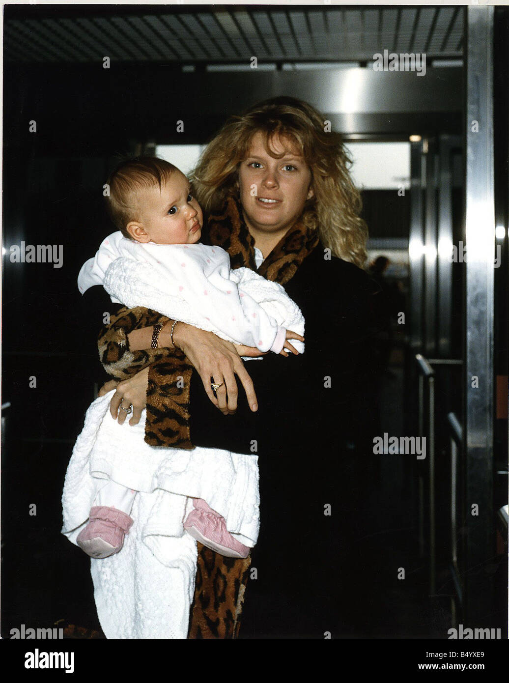 Rachel Hunter model wife of Rod Stewart with baby daughter Stock Photo ...