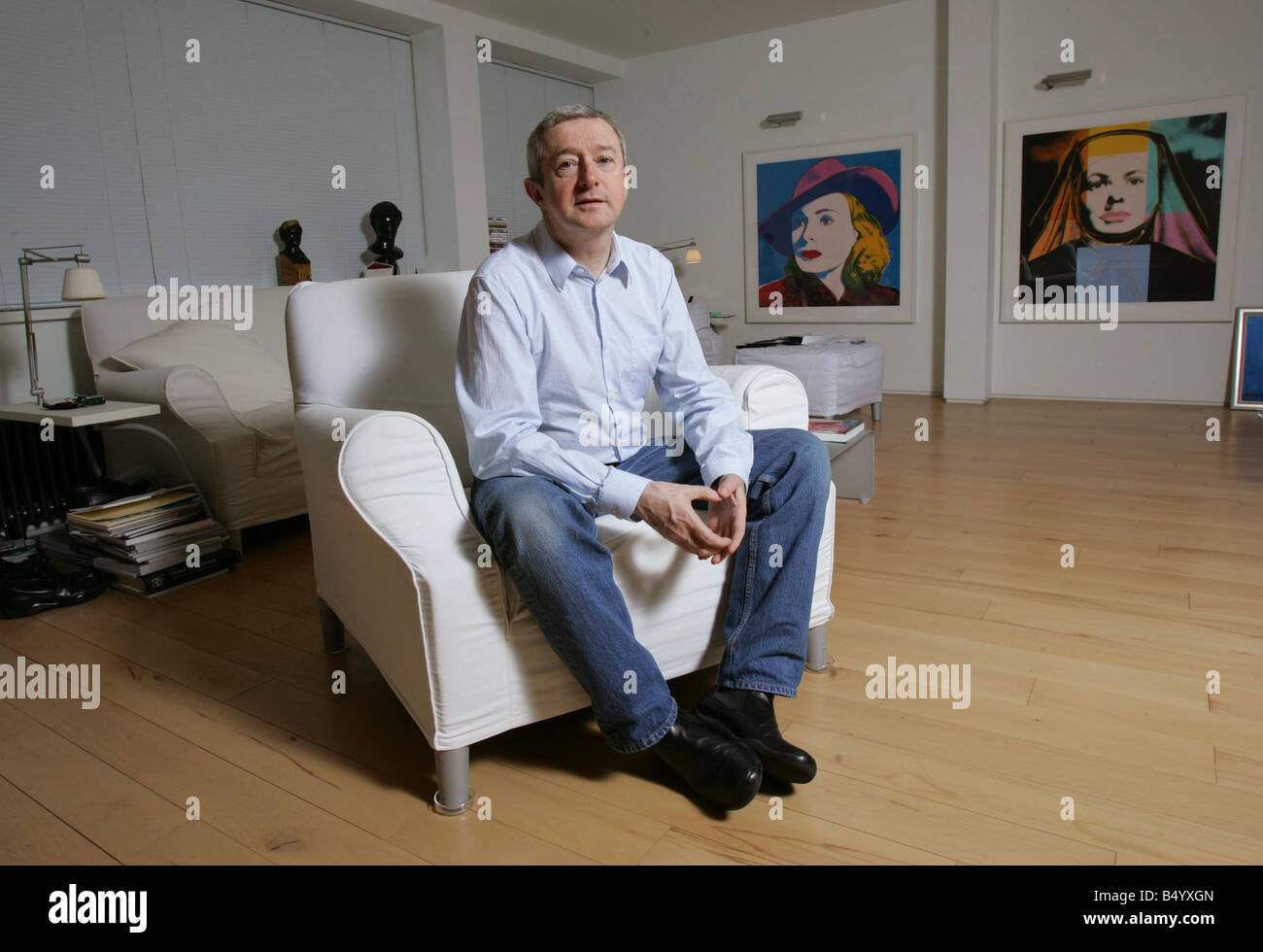 Judge louis walsh hi-res stock photography and images - Alamy
