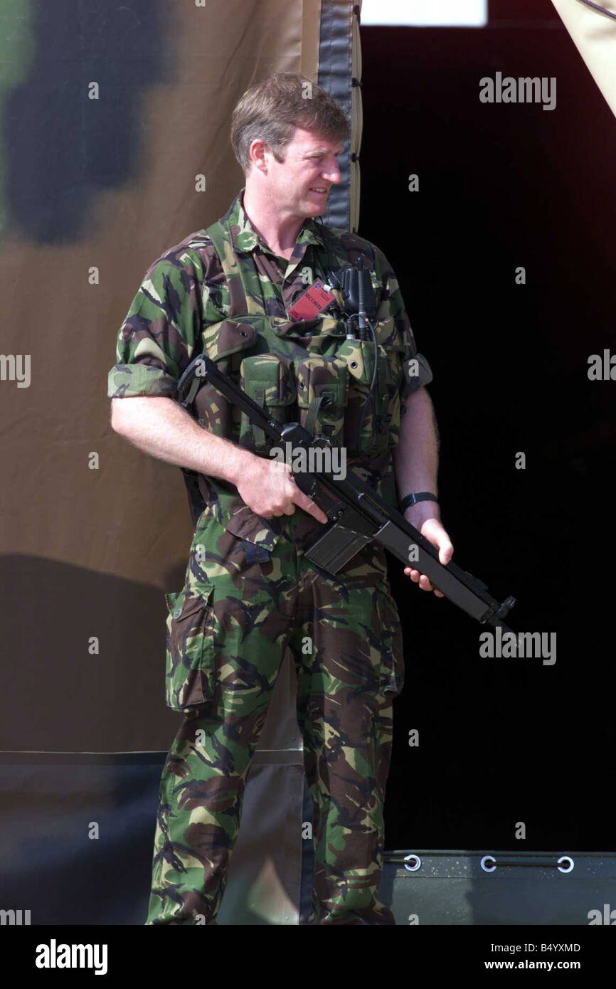 General Mike Jackson arrives at Kumanovo June 1999 from Belgrade during ...