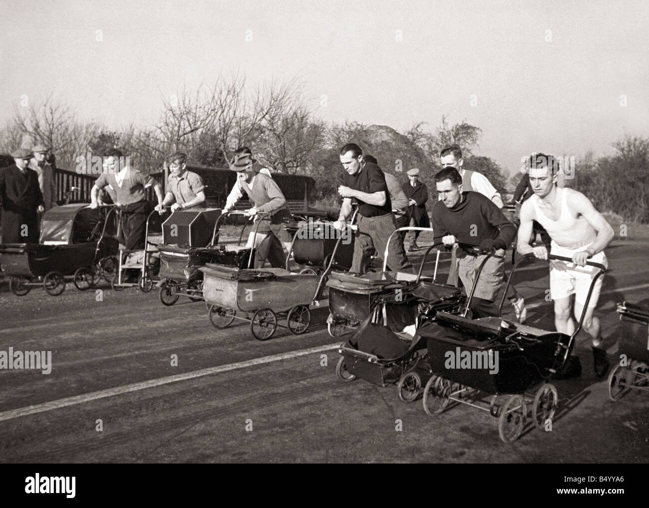 Pram race 1940s hi-res stock photography and images - Alamy