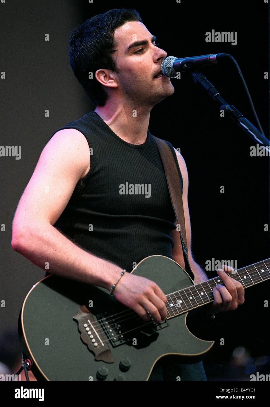 Kelly jones stereophonics 1999 hi-res stock photography and images - Alamy
