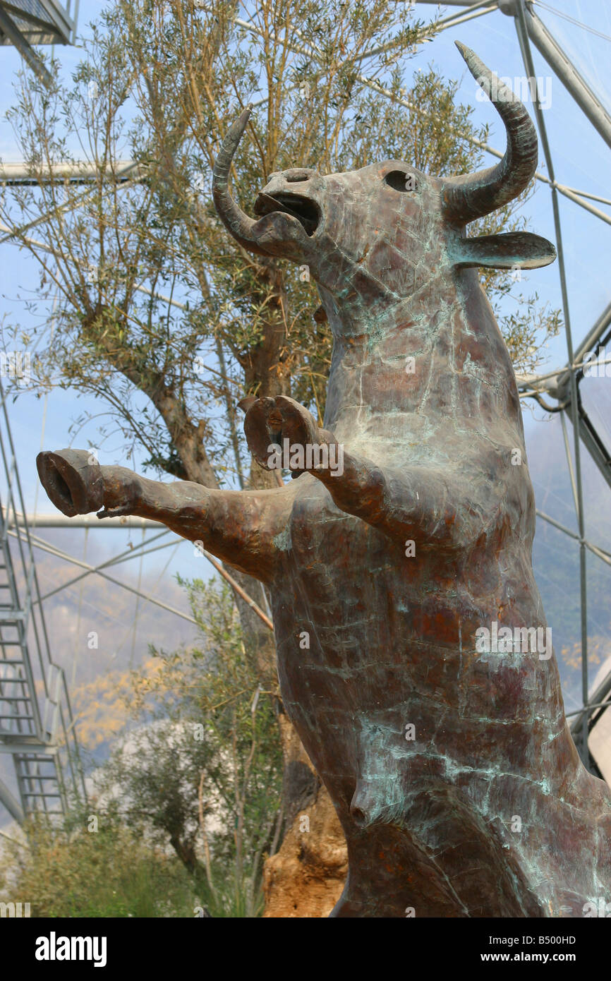 Bronze Statue of bull with horns at Eden Project. vertical 31305 Eden ...