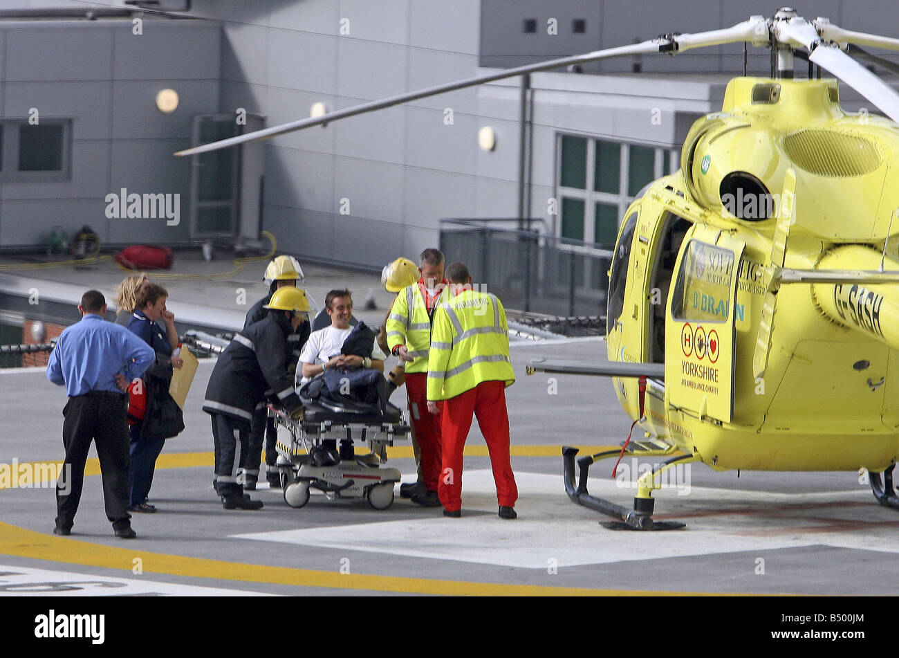 Leeds general infirmary helicopter hi-res stock photography and images ...