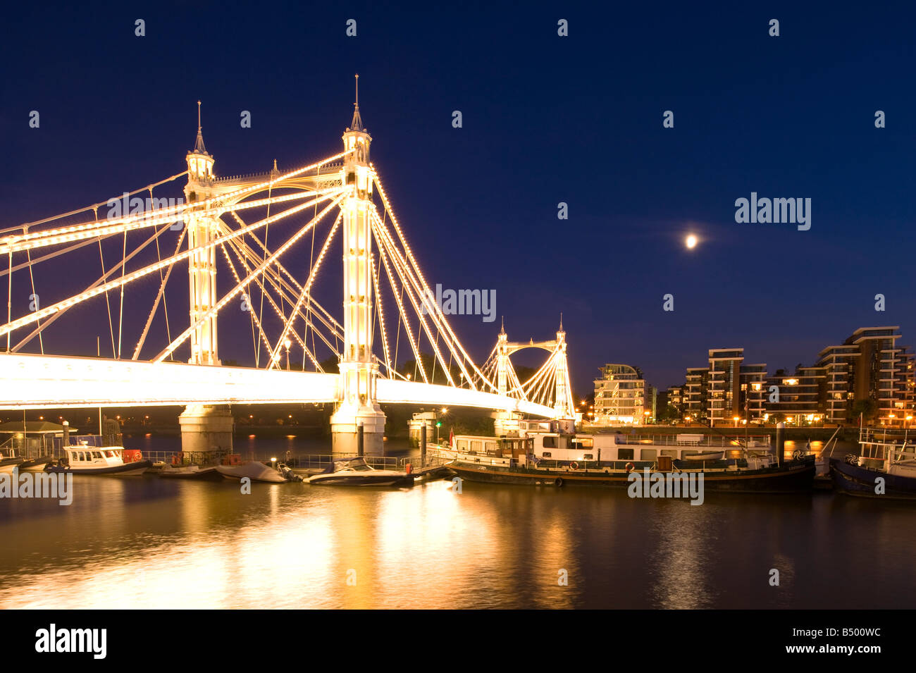 Chelsea Bridge At Night High Resolution Stock Photography and Images ...