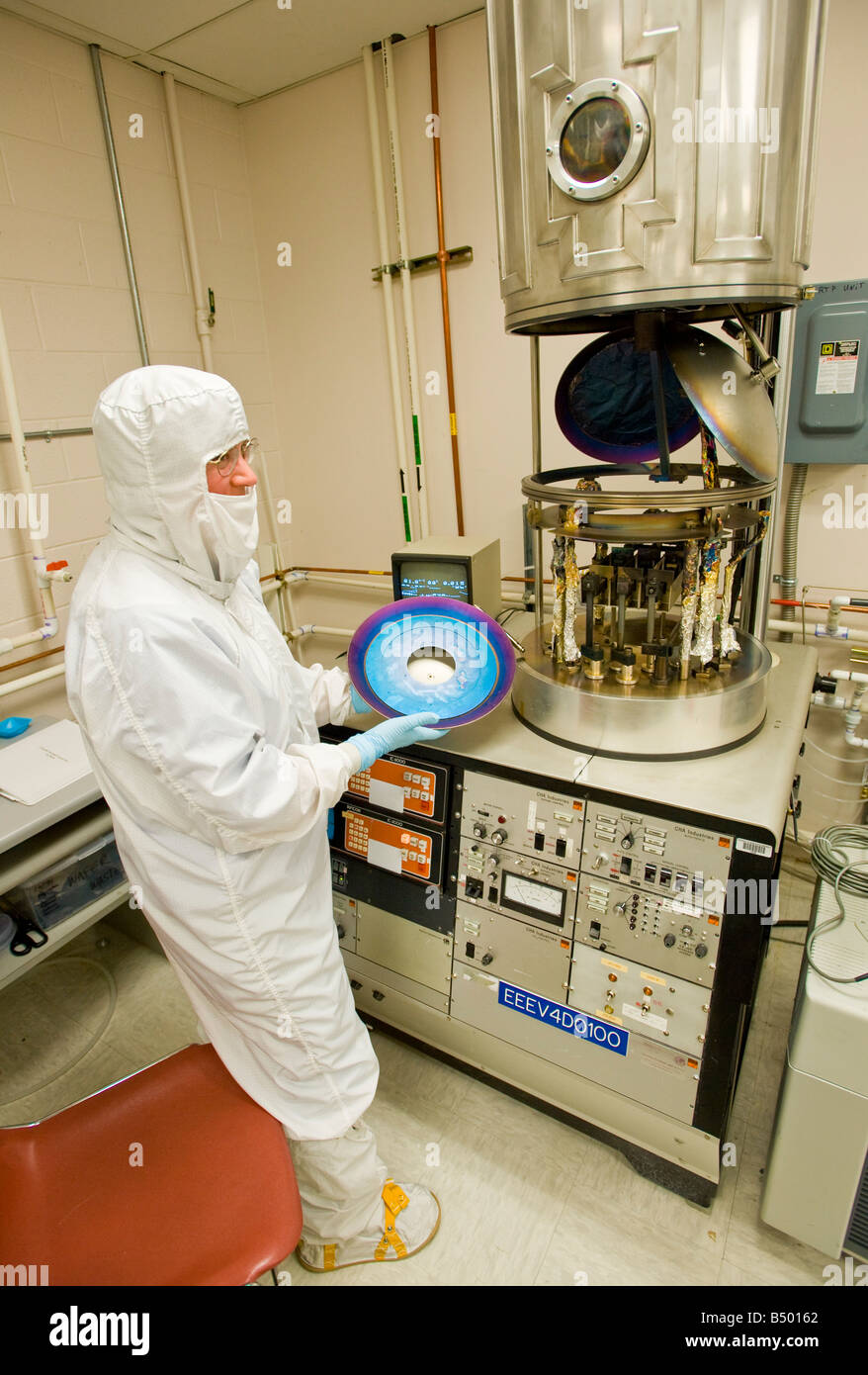 A scientist works in a lab Stock Photo - Alamy