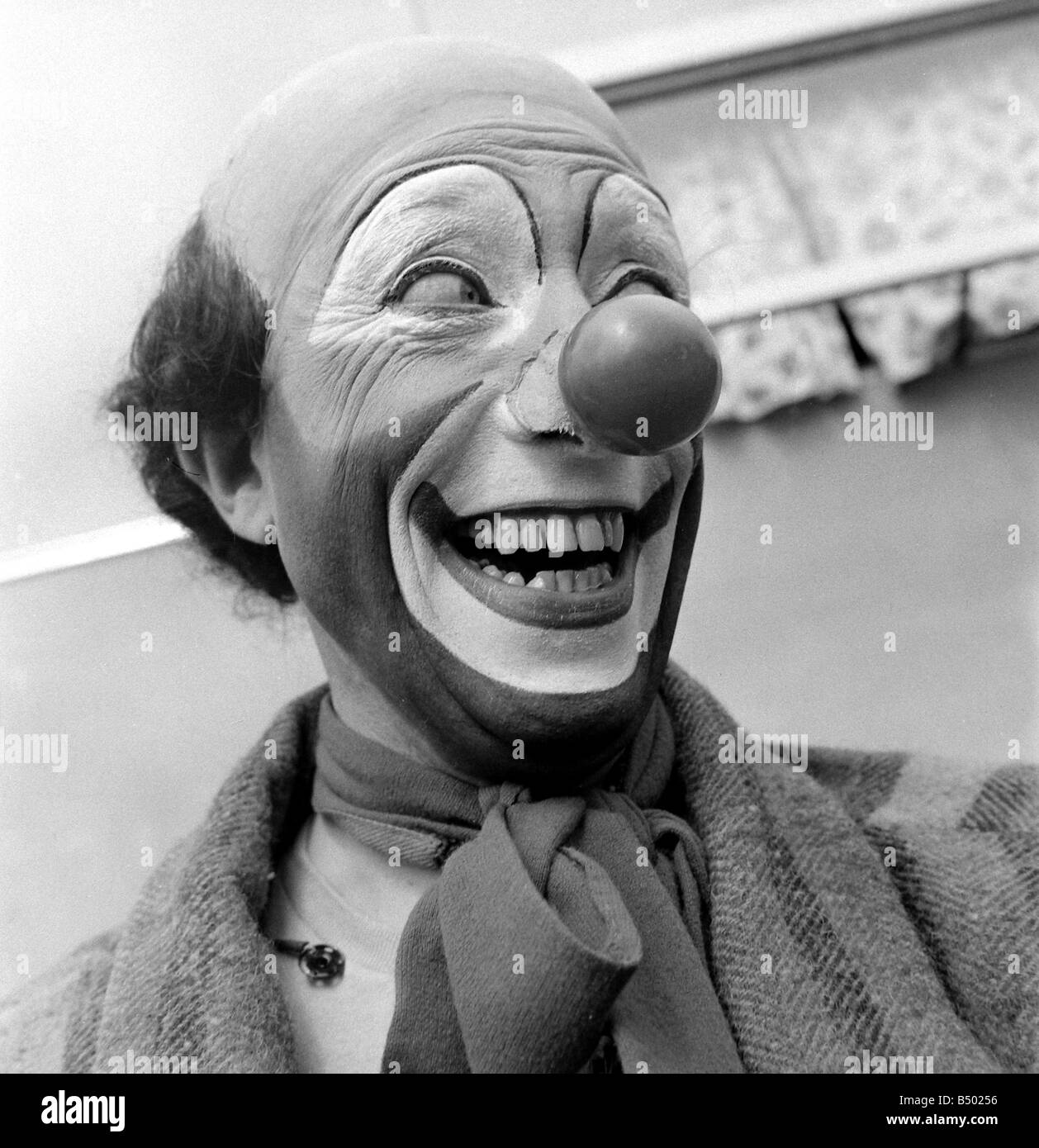 Grimaldi the clown at Chessington Zoo circus 17/8/54 Stock Photo - Alamy